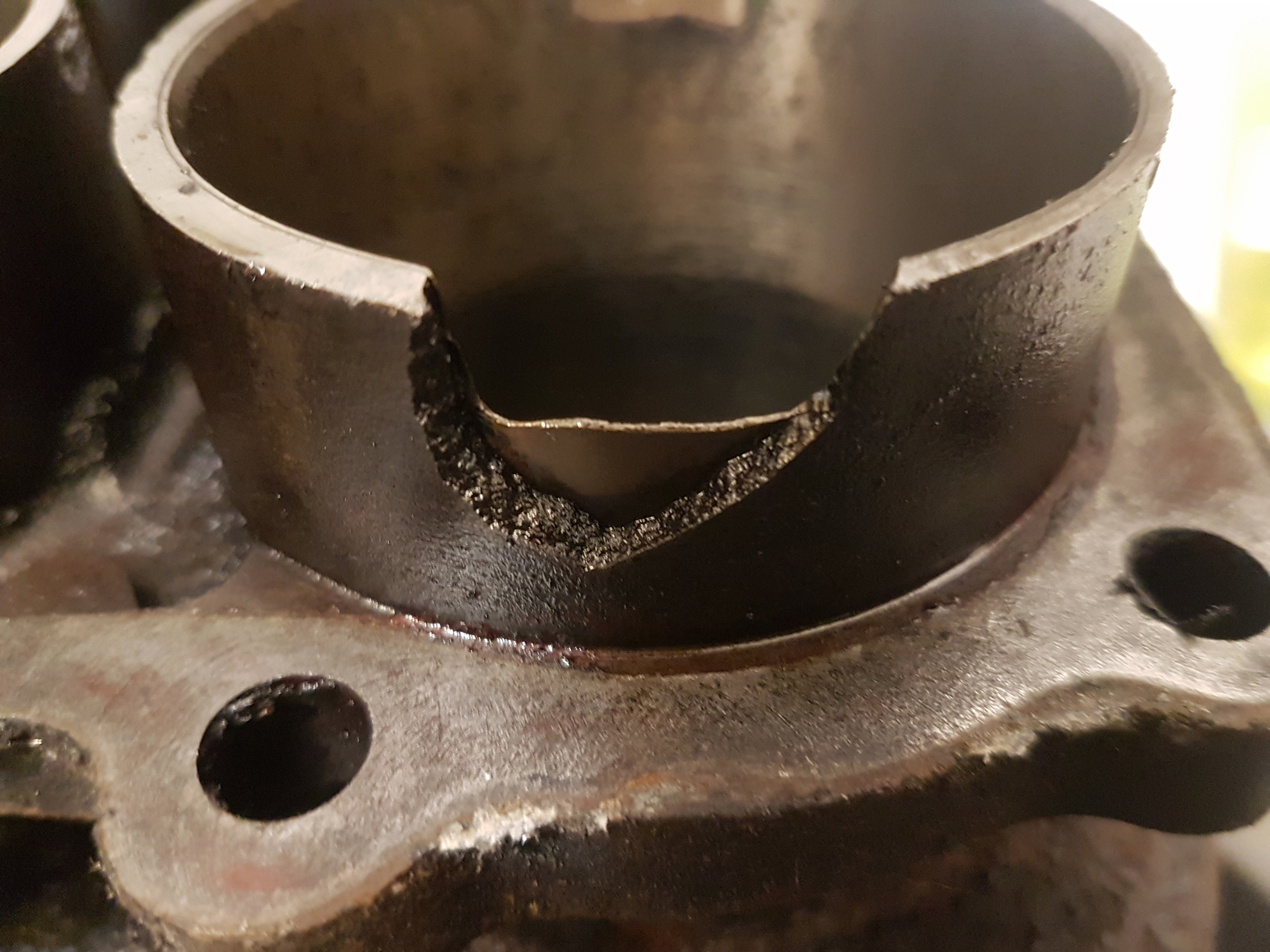 99 Rebuild. Damaged cylinder question | Norton Owners Club
